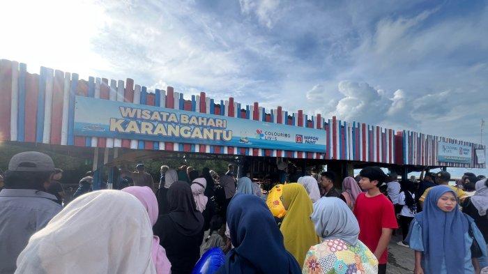 Tiket Masuk Cuma Rp2.000, Pantai Gope Serang Diserbu Wisatawan untuk Berlibur dan Berburu Sunset ...