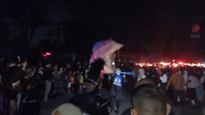 Ikut Pawai Obor di Malam Kemerdekaan, Ribuan Warga Kota Serang Banten ... Ikut Pawai Obor di Malam Kemerdekaan, Ribuan Warga Kota Serang Banten ...