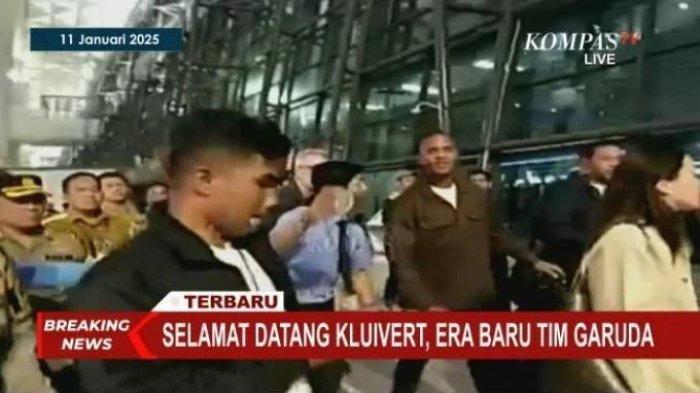 Sambut Kedatangan Pelatih Baru Timnas Patrick Kluivert, Suporter Pekik "Indonesia ...