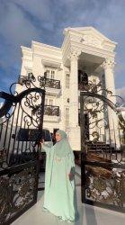 Profil Shella Saukia, Crazy Rich Aceh yang Berangkatkan Umrah Norma ...