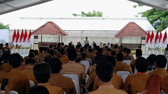 Pesan Jokowi kepada Kades se-Banten: Hati-hati Kelola Dana Desa, Jangan ... Pesan Jokowi kepada Kades se-Banten: Hati-hati Kelola Dana Desa, Jangan ...
