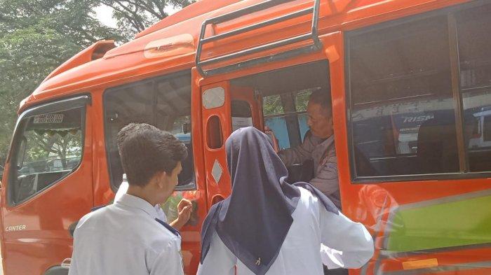 Stiker Tarif Batas Atas Terpasang, Pemudik di Terminal Mandala Diimbau ...