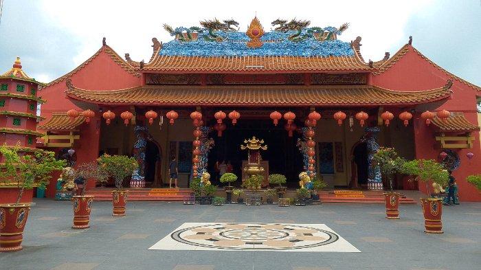 Daftar Vihara Tertua di Indonesia, Salah Satunya Vihara Avalokitesvara ...