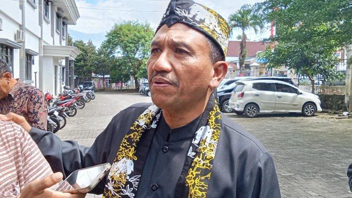 Pemkab Pandeglang Wajibkan ASN Pakai Baju Adat, Sekda Ali Fahmi ...
