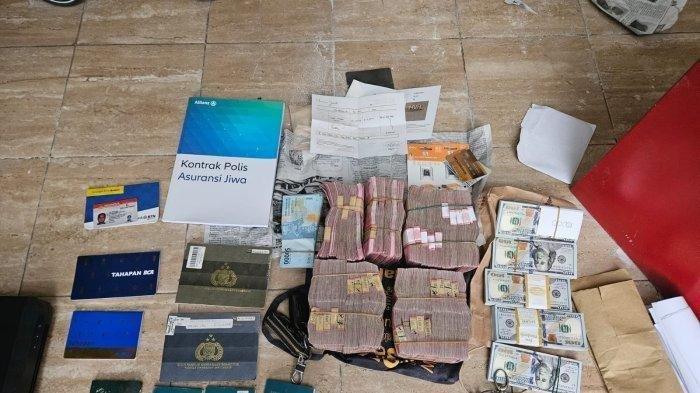 Bareskrim Polri Geledah Rumah Anak Buah Fredy Pratama di BSD Tangsel, Sita Uang Rp 1,2 Miliar ...