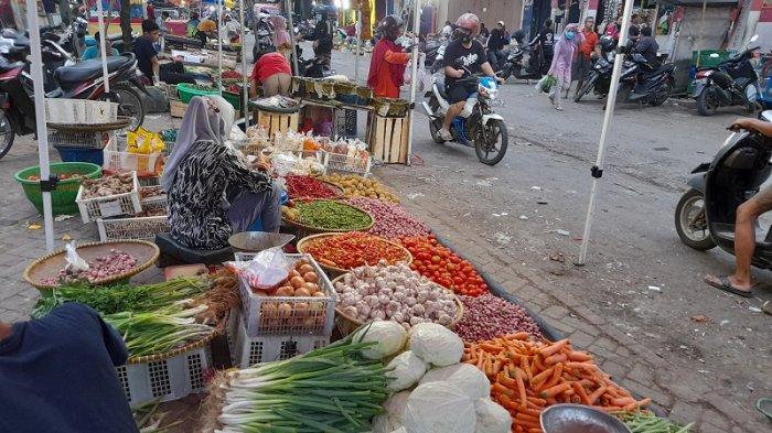 Pedagang Pasar Rangkasbitung Keluhkan Pembatasan Jam Operasional: Suami ...