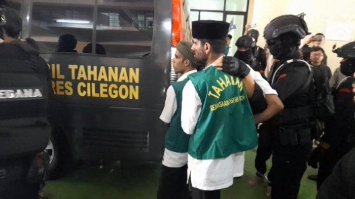 Kaki dan Tangan 8 WN Iran Dirantai Usai Divonis Mati PN Serang di Kasus Penyelundupan Sabu 319 ...