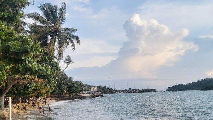 Berakhir Pekan di Hotel Merak Beach Cilegon: Santai, Makan Minum Sambil ...
