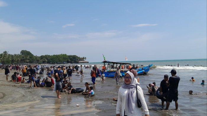 Harga Tiket Masuk Pantai Sambolo 2 Anyer, Motor Rp100.000, Bus ...