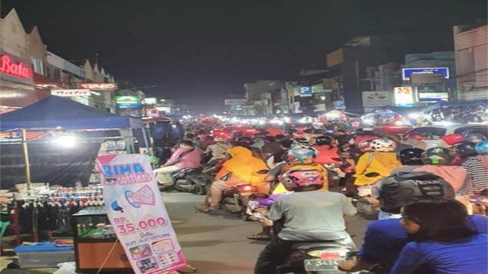 Warga Kota Serang Padati Pasar Royal, Imbauan Wali Kota Tak di Indahkan ...