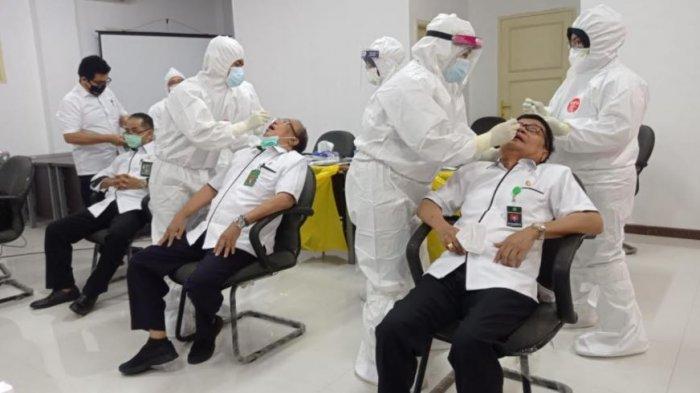 7 Pegawai Labkesda Lebak Terpapar Covid-19 Usai Ambil Sampel Swab Warga ...