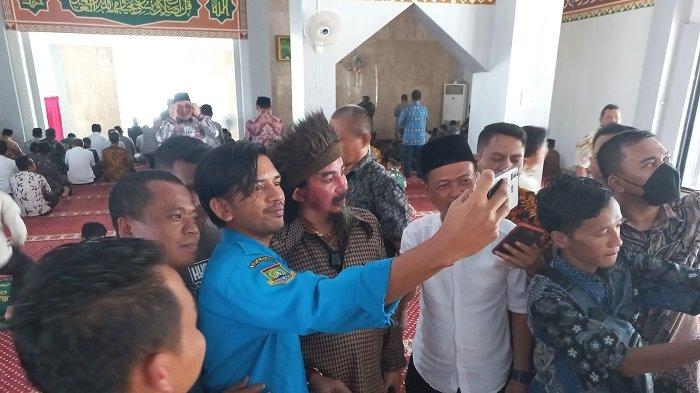 Master Limbat Salat Jumat di Masjid Pemerintahan Kota Cilegon, Jemaah ...