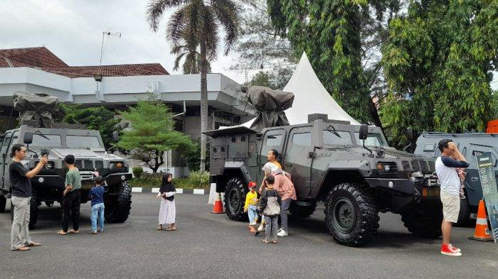 Warga Antusias Lihat Pameran Alutsista TNI di Halaman Pendopo Bupati Serang - Tribunbanten.com