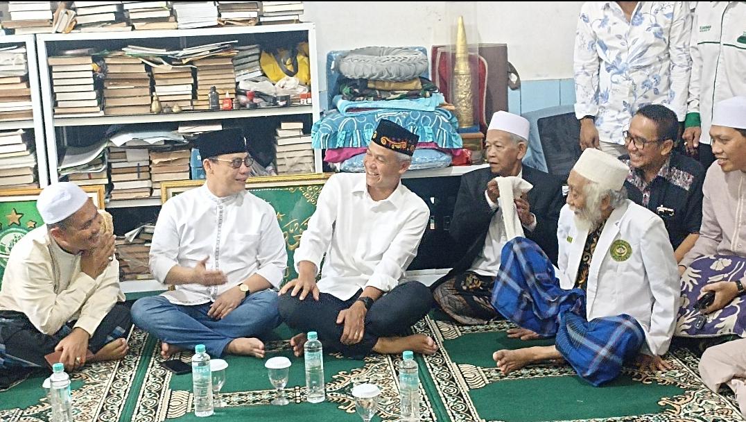Momen Lucu saat Abuya Muhtadi Sebut Ganjar Pranowo Duduk di Tempat yang ...