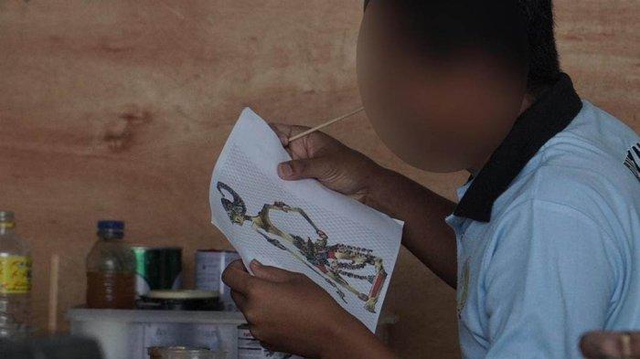 Tangan-tangan Warga Binaan Rutan Banjarnegara Rakit Pipa PVC Jadi ...