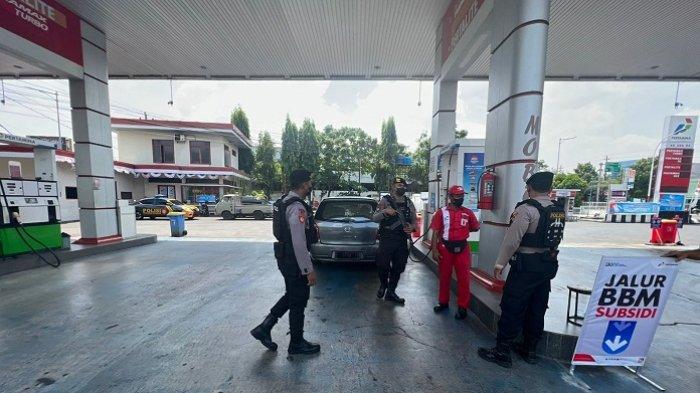 Harga BBM Bersubsidi Dikabarkan Naik Mulai 1 September 2022, SPBU di Kudus Mulai Dijaga Polisi ...