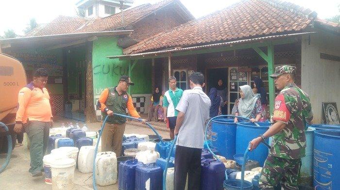 Hujan Mulai Merata, BPBD Cilacap Hentikan Penyaluran Bantuan Air Bersih ke Warga Terimbas ...