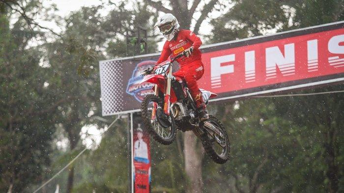 Crosser Astra Honda Tapaki Podium Tertinggi Balap Pembuka Kejurnas ...