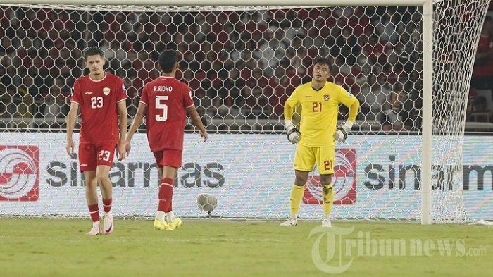 Minta Maaf setelah Lakukan Blunder dan Kebobolan Gol, Ernado Ari Dapat Dukungan Maarten Paes ...