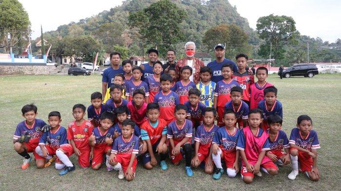 Gubernur Ganjar Beri Motivasi Anak-anak di SSB PRPM Tawangmangu yang ...