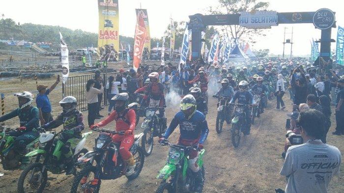 Ribuan Rider Ikuti Trabas Kamtimbas dalam Event Hiu Selatan Hard Enduro 2024 di Cilacap ...