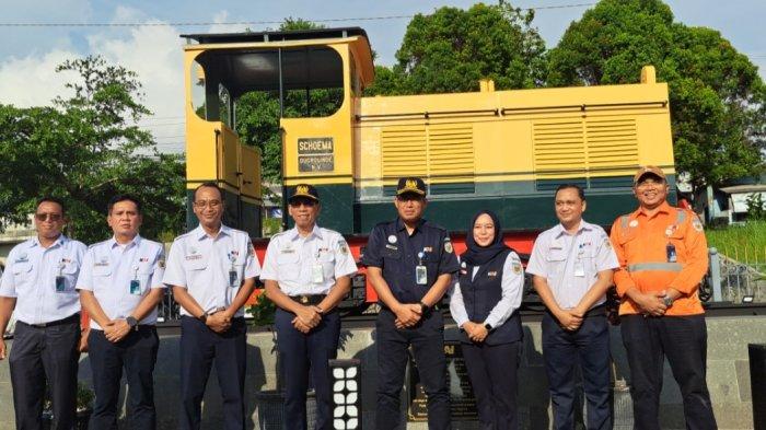 Lokomotif Tua Kebo Kuning Jadi Monumen di Stasiun Daop 5 Purwokerto ...