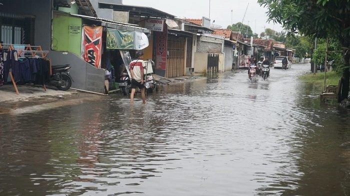 Warga Kota Pekalongan Diminta Waspada, Ada Potensi Hujan, Petir, dan Angin Kencang 2 Hari ke ...