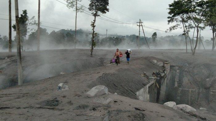 470 Warga Sumberlangsep Lumajang Terisolasi: Jembatan Dusun Jebol Diterjang Banjir Lahar Semeru ...