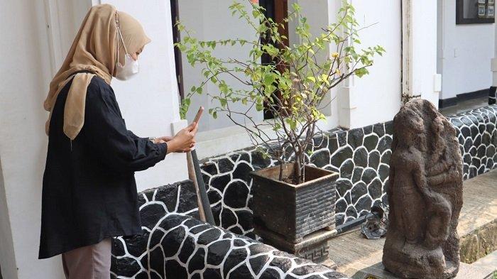 4 Arca Batu Kini Menambah Koleksi Museum Batik Pekalongan yang Dipajang ...