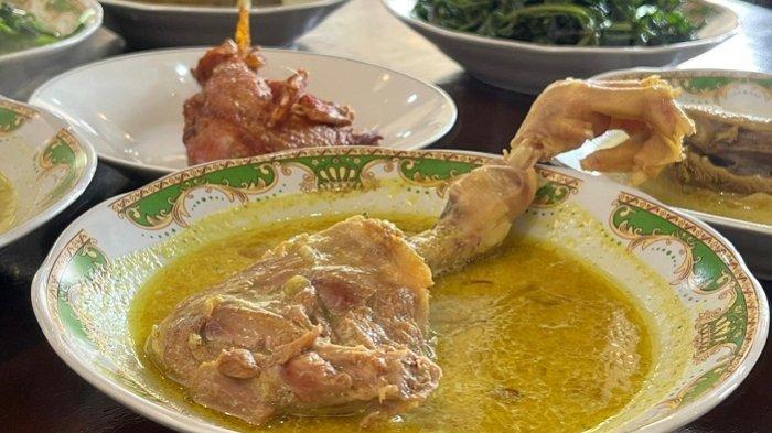 Empuk dan Gurih, Opor Entok Pak Zen Jadi Kuliner Wajib Disantap saat ...
