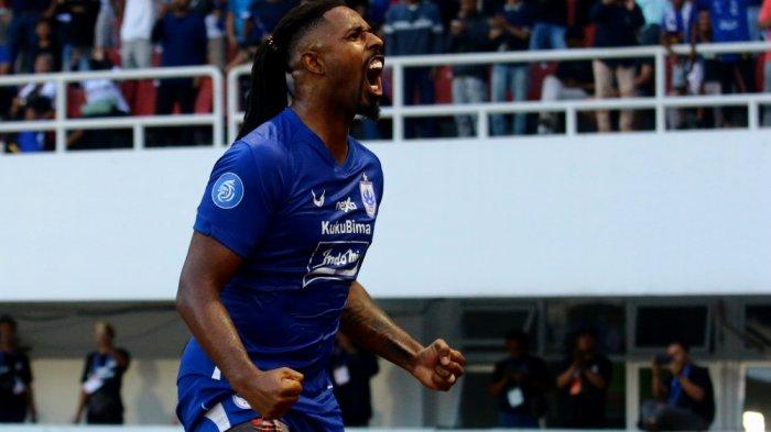 PSS vs PSIS: Carlos Fortes from Hero to Zero, Cetak Gol lalu Dikartu ...