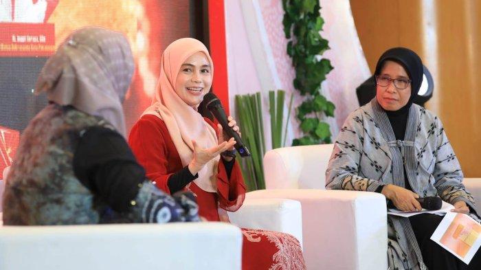 Expo Dekranasda, Produk UKM Jateng Laris Manis di Kalsel, Atikoh Ganjar ...