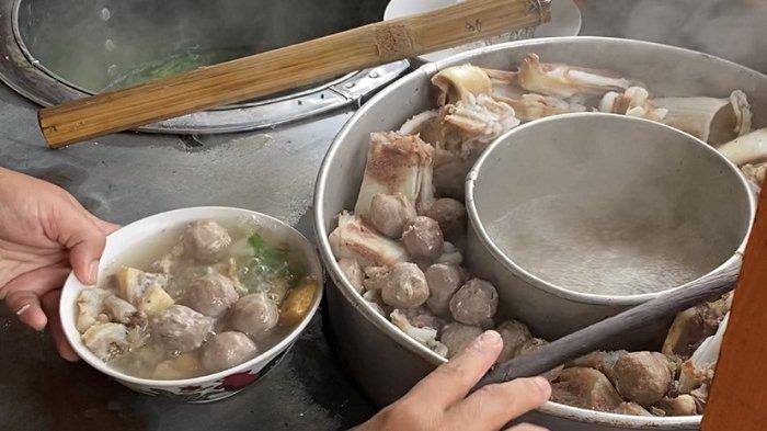 Tersohor hingga Luar Kota, Bakso Balungan Bu Satiyo Terminal Ambarawa ...