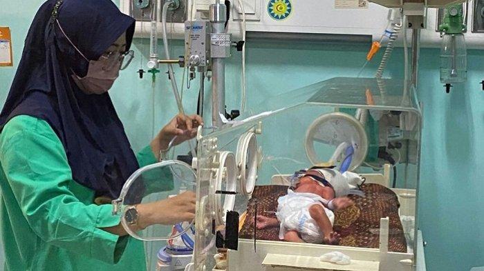 Bahagianya Pasutri dari Cenggini Tegal, Dikaruniai Tiga Anak Kembar ...