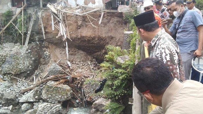 Jembatan Kali Pelus Purwokerto Banyumas Mulai Diperbaiki, Diperkirakan Butuh Waktu Sepekan ...