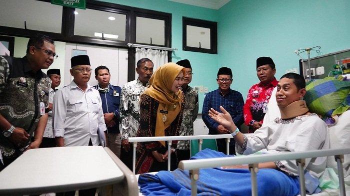 Alhamdulillah, Guru Korban Pembacokan Murid di Demak Boleh Pulang dari ...