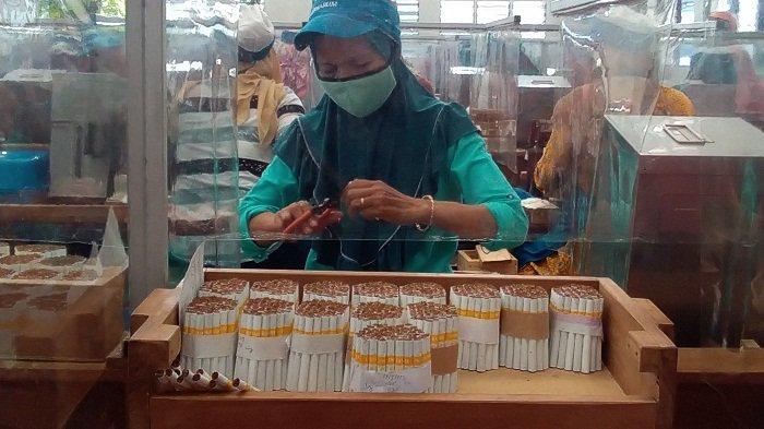 24 Perusahaan Rokok Dihukum Bea Cukai Kudus, Terbukti Salah Tempel ...