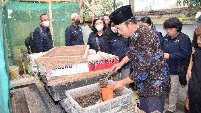 Pengolahan Sampah di Banyumas Dilirik Setwapres, Bupati Husein Jelaskan Inovasi Sampah Beruang ...