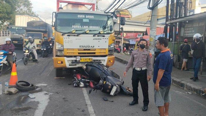 Truk Tangki Tabrak Dump Truk dan Dua Sepeda Motor di Semarang Tidak Ada Korban Jiwa ...