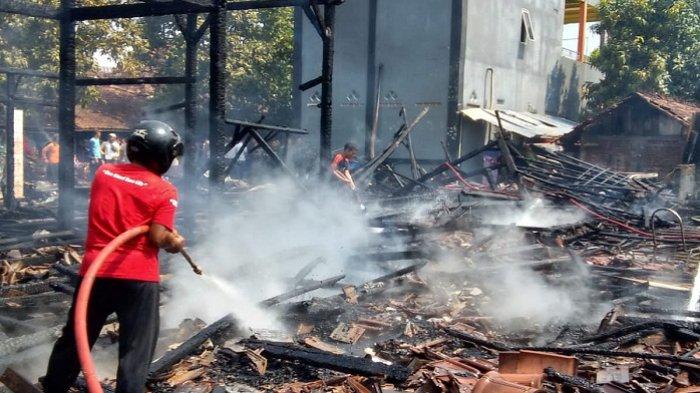 Empat Rumah Berdempetan di Getas Demak Ludes Terbakar, Api Diduga Muncul karena Korsleting ...