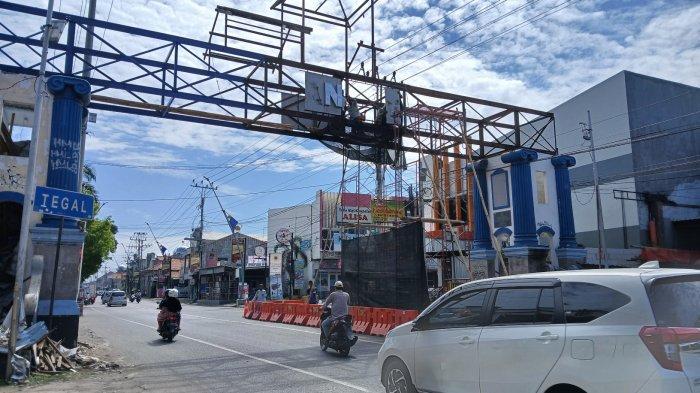 Sudah Jadi Ikon Kota, Gapura Selamat Datang Tegal Dibongkar ...