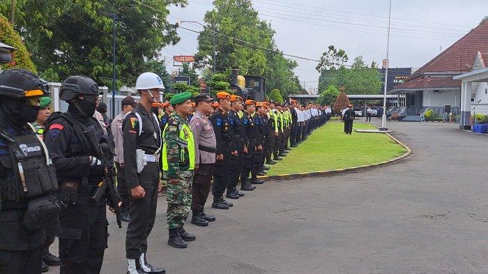 Masa Angkutan Lebaran Dimulai, PT KAI Daop 5 Purwokerto Tambah Petugas ...