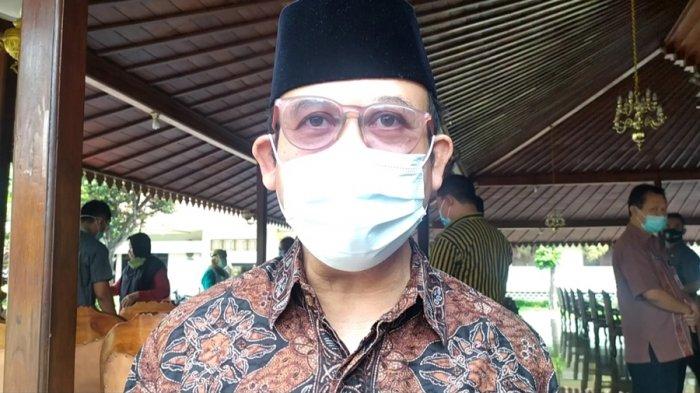 Seluruh Sekolah di Banyumas Dilarang Pungut Biaya, Bupati Husein: Termasuk Iuran untuk Seragam ...