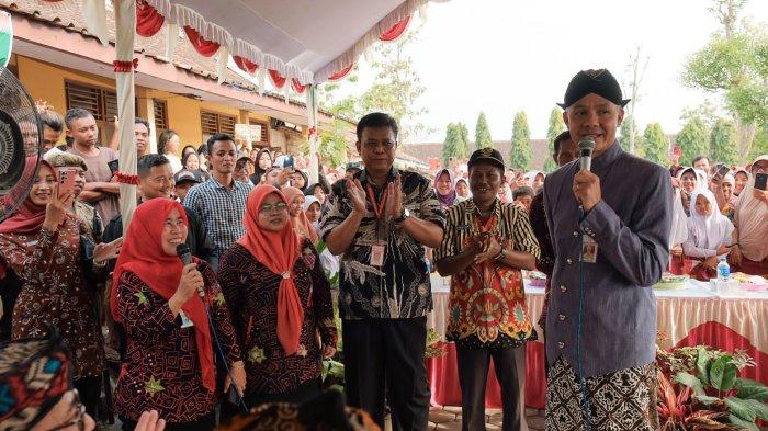 Relakan Rumahnya Jadi Tempat Belajar Siswa, Guru Honorer di Grobogan ...