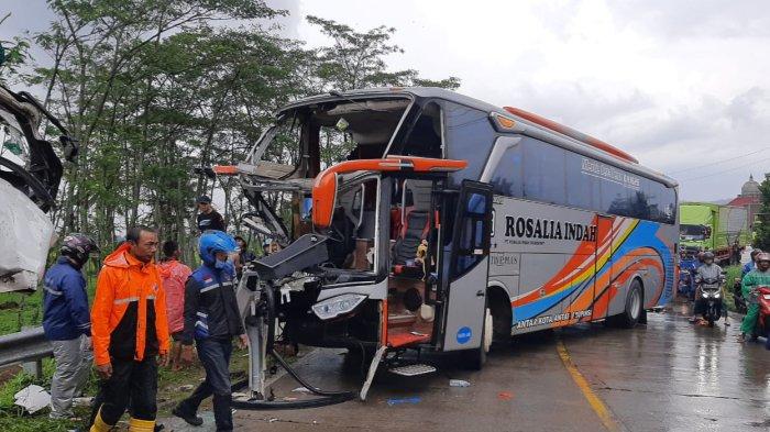 Update Adu Banteng Bus Rosalia Indah Vs Truk di Bumiayu Brebes, 1 Korban Asal Batang Tewas ...