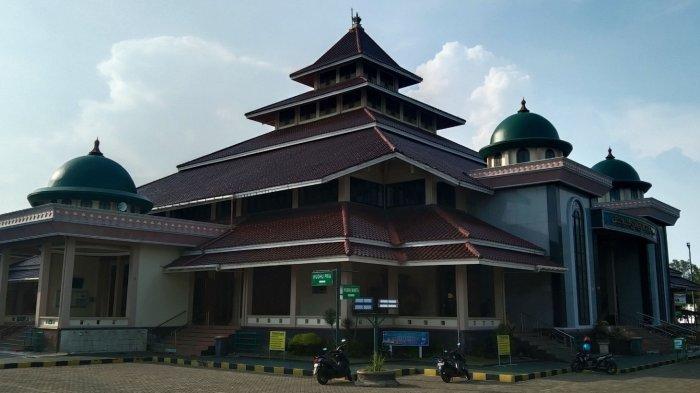 Masjid Agung Daarussalaam Cilacap, Hasil Karya Cucu Sunan Kalijaga ...