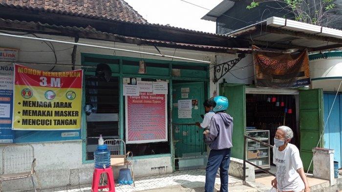 Toko Jamu Cacing Ini Lagi Diserbu Pembeli, Lokasinya di Ungaran ...