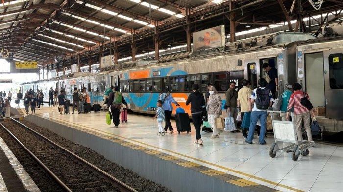 Penumpang KA Turun di Stasiun Daop 5 Purwokerto Tembus 111.980 di Hari ...