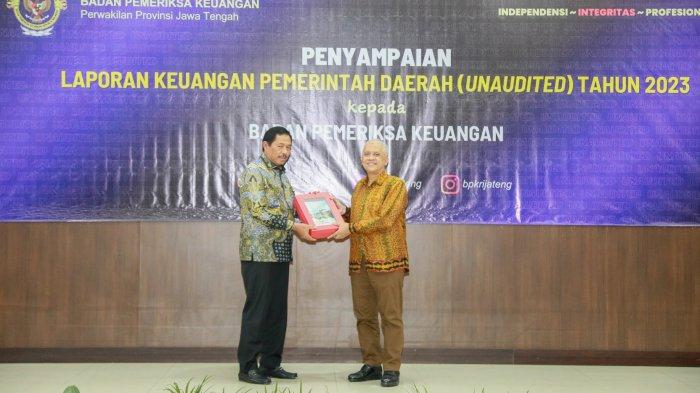Serahkan Laporan Keuangan Jateng, Pj Gubernur Optimis Pertahankan Predikat WTP - Tribunbanyumas.com