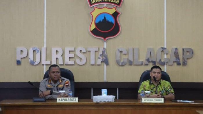 Polisi Berikan Pembinaan kepada Pelajar SMK dan Guru di Cilacap untuk ...